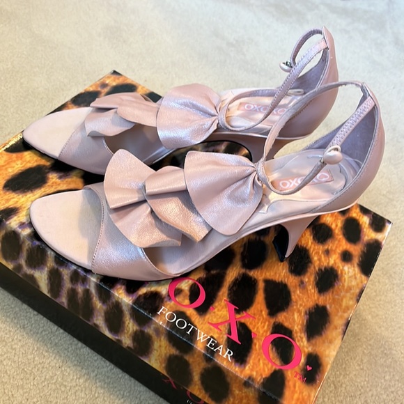 XOXO | Shoes | Xoxo Daniella Ruffle Pump In Fondant | Poshmark
